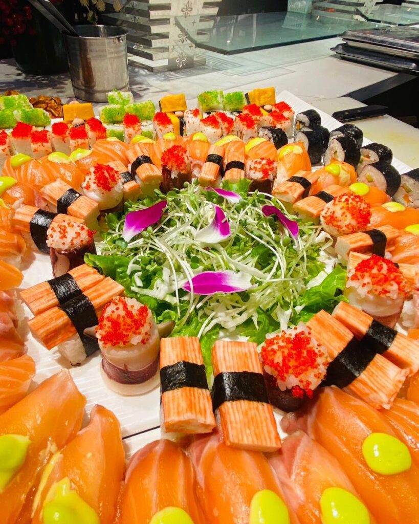 Buffet Poseidon Royal City - Nhà hàng nướng lẩu hải sản đẳng cấp