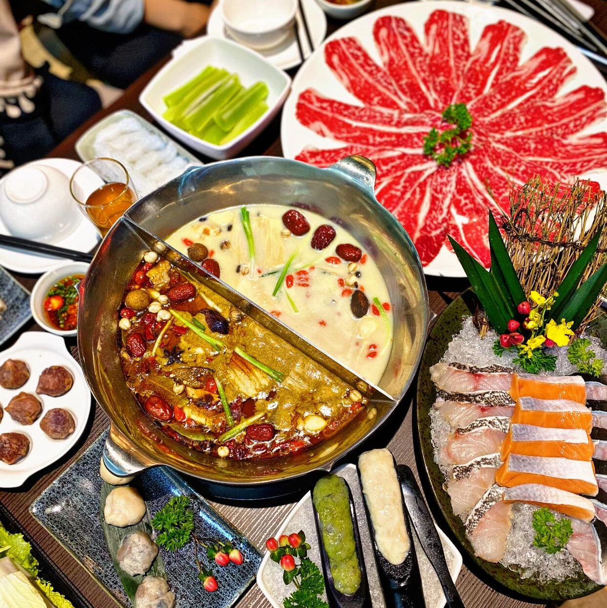 Lẩu Wulao Hotpot Vietnam Vincom Bà Triệu -Chuyên Lẩu Đài Loan